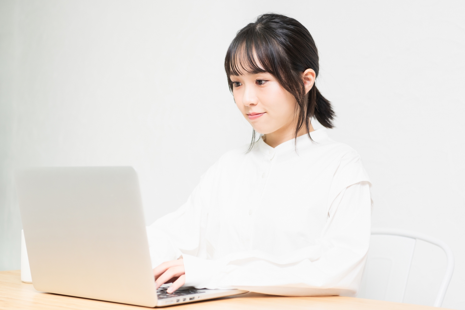 週20時間から選択OK！Vue.js環境のフロントエンジニア - 時短・在宅OK！の求人なら はたかな